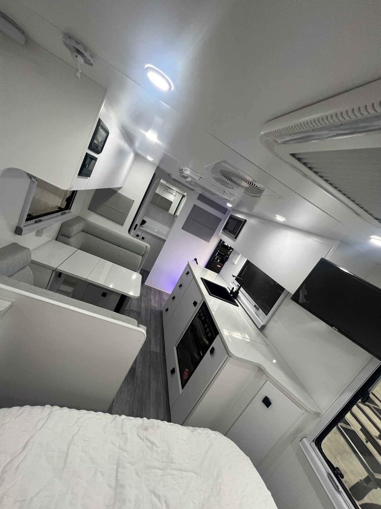 19.6ft Fierce Couple - Ausflex Caravans
